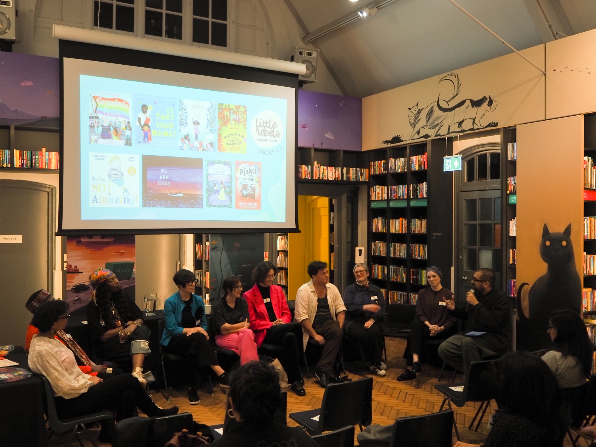 THE LIZZIE AND BELLE MYSTERIES: PORTRAITS AND POISON by JT Williams is ...